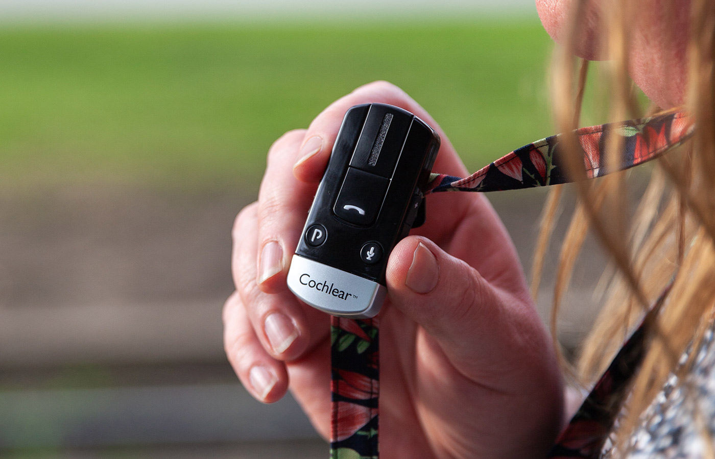 Osia Hearing Device Smartphone Compatibility | Cochlear